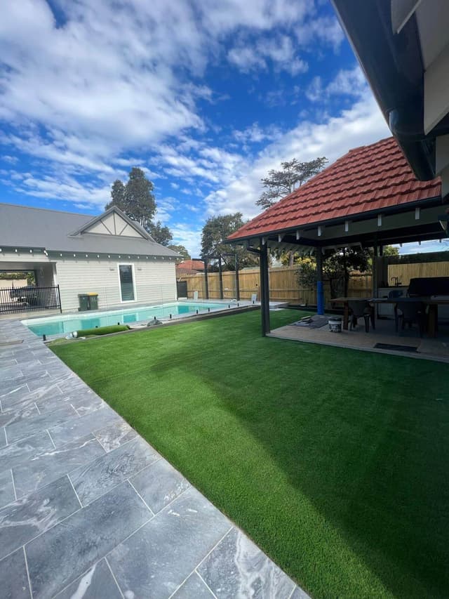 Pet-Friendly Astro Turf & Planter in Longueville | Outdoor Blitz ...